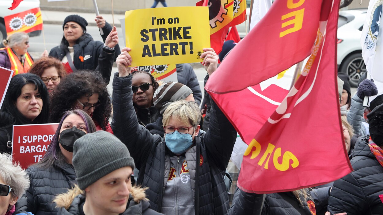Faute d’entente d’ici mardi, 21 h, des milliers de fonctionnaires ...