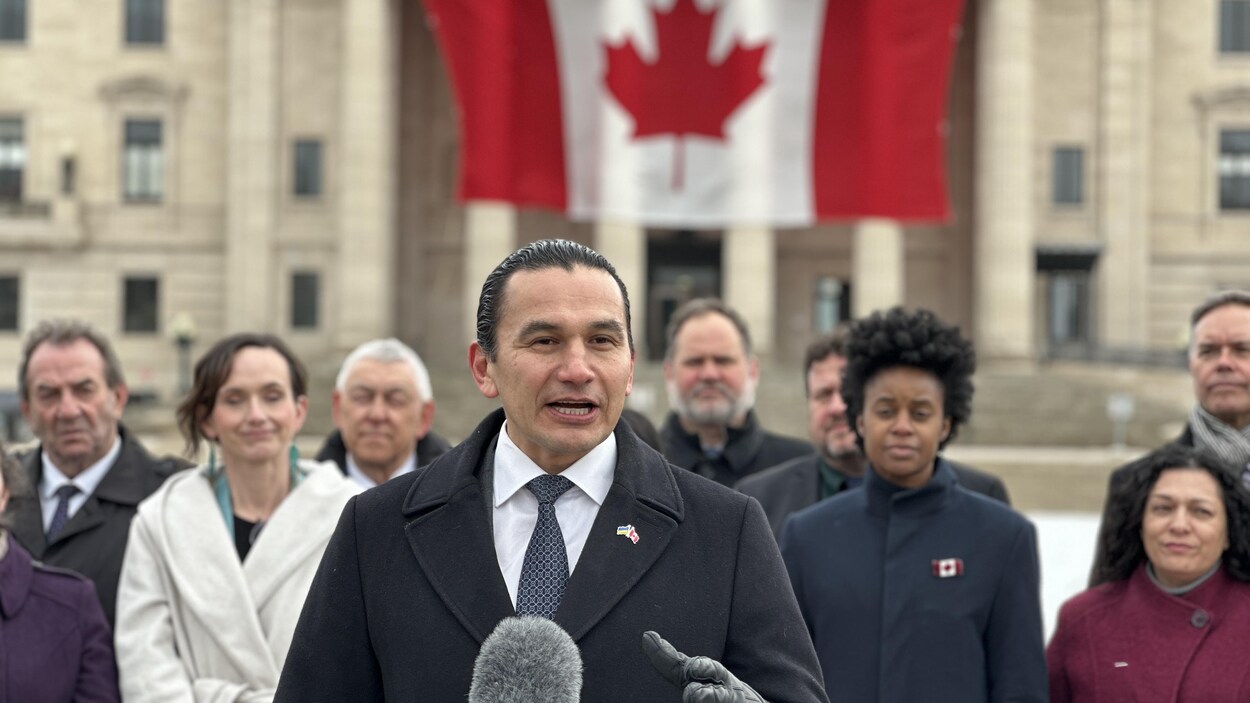 Wab Kinew se dit prêt à riposter face aux tarifs douaniers | Info ...