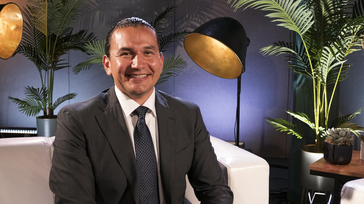 Qui est Wab Kinew, le premier membre d’une Première Nation à diriger ...