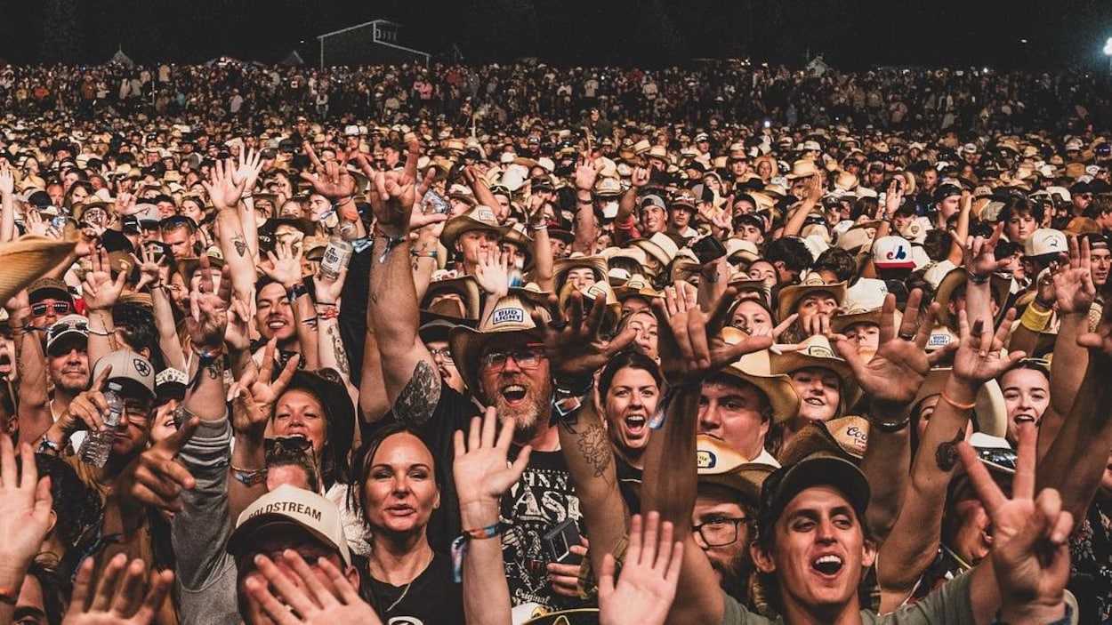 Foule et retombées économiques au rendez-vous, pour le 4e YQM Country Fest | Radio-Canada