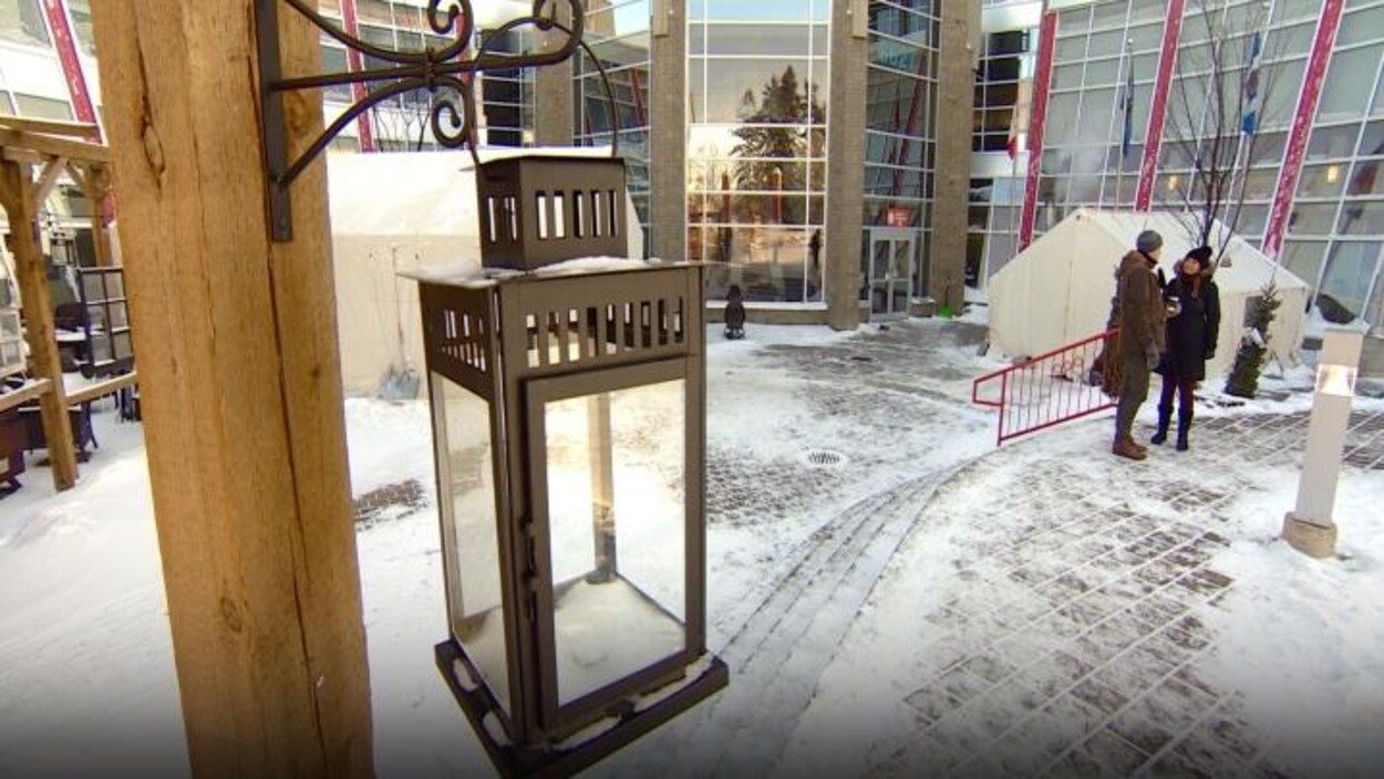 Le Canoë Volant, la folie de l'imaginaire franco-autochtone | Radio ...