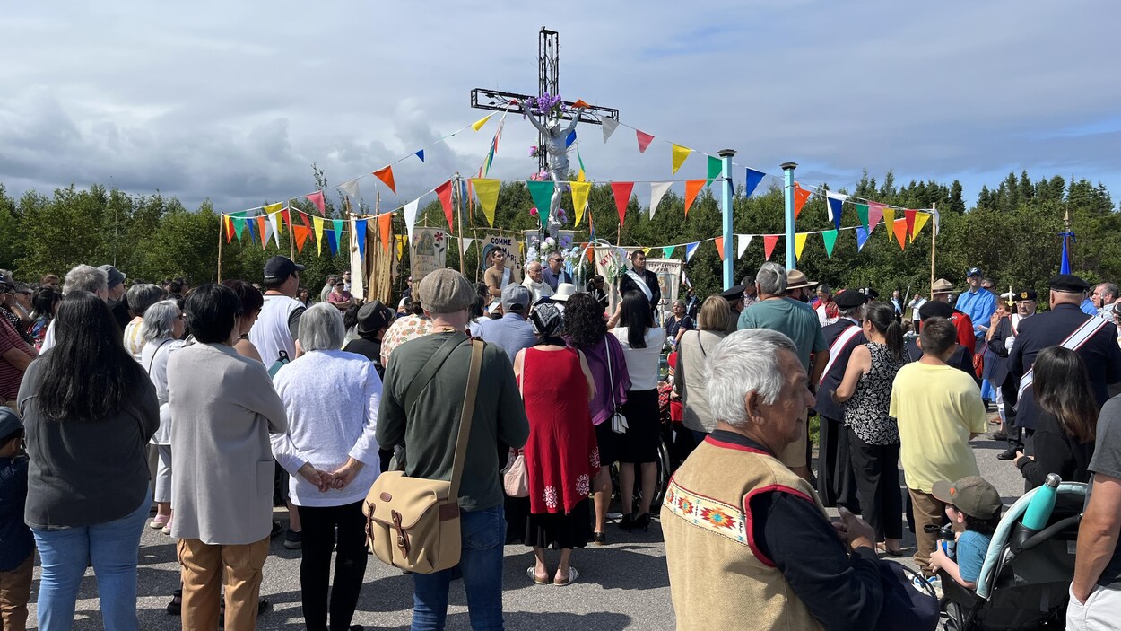 Traditionnelle procession du 15 août à la Fête des Innus de Pessamit ...