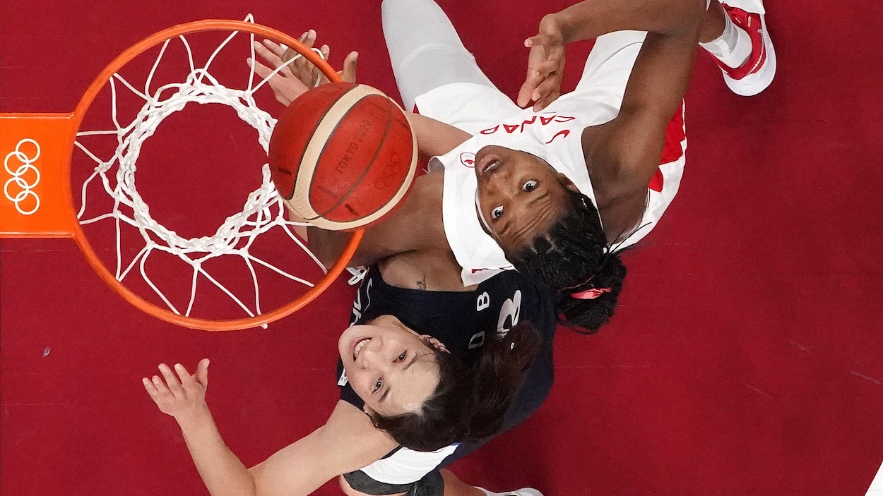 Les Canadiennes signent une première victoire en basketball féminin ...