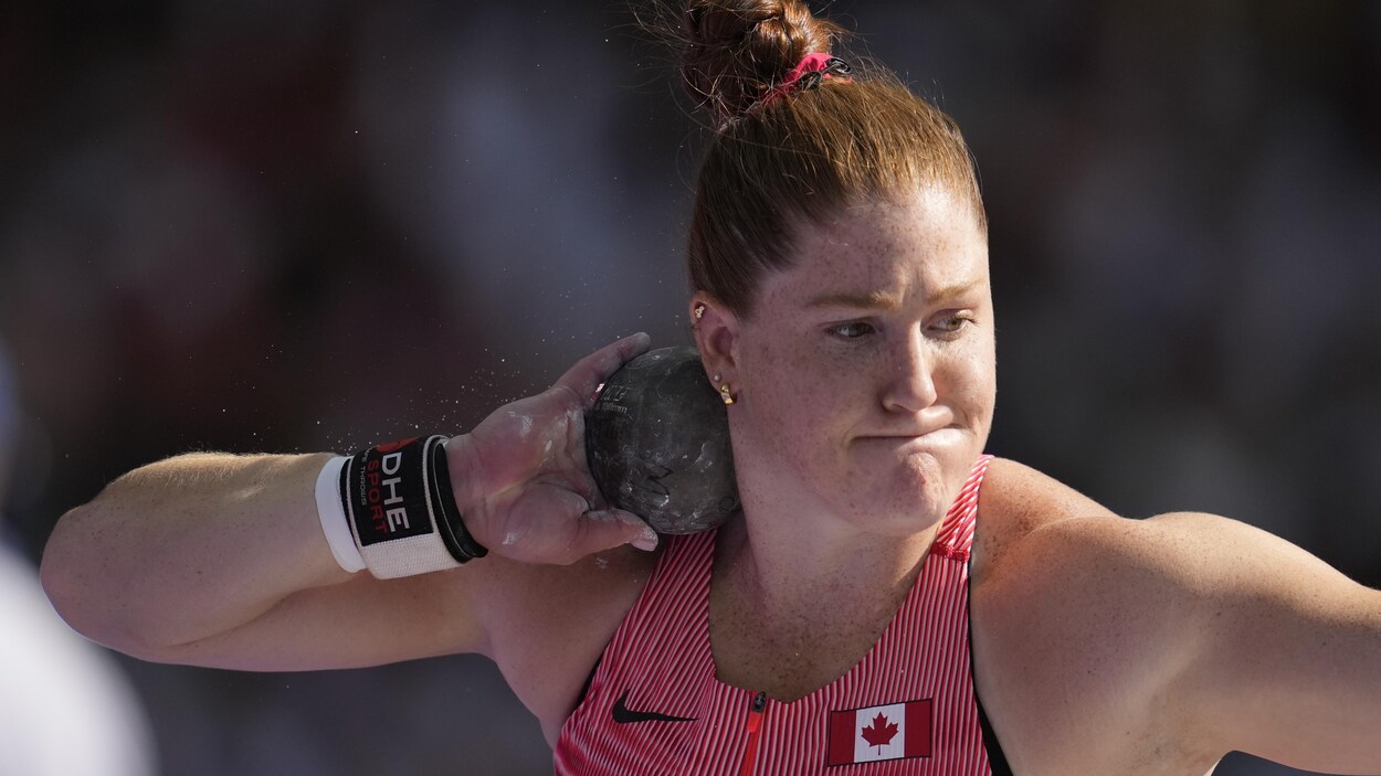 Attendue pour l’or, Sarah Mitton termine 12e au lancer du poids | Radio ...