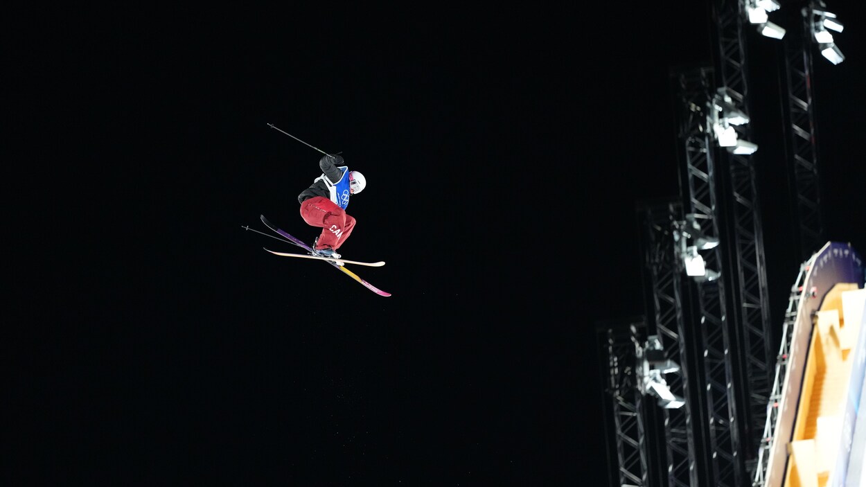 Naomi Urness se concentre sur son ski | Radio-Canada