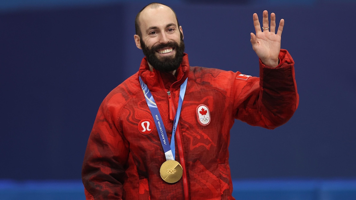 Steven Dubois, nouveau champion olympique au 500 m | Radio-Canada