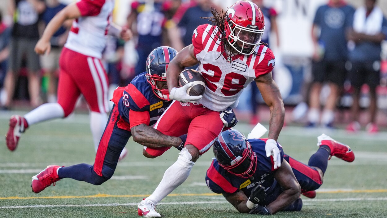 Les Alouettes l’emportent de justesse | Radio-Canada