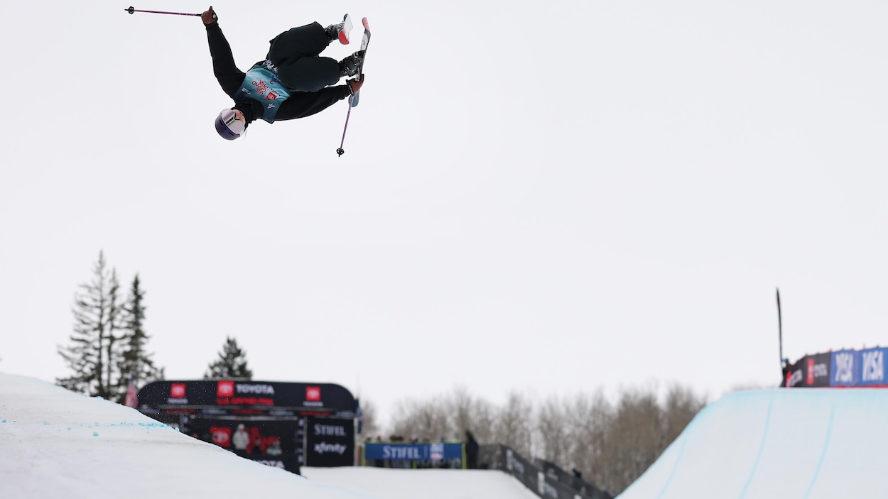 Amy Fraser 3e à la Coupe du monde de ski acrobatique d'Aspen | Radio-Canada