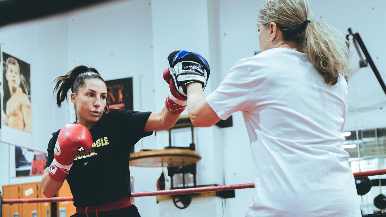 Kim Clavel recule pour mieux sauter | Radio-Canada