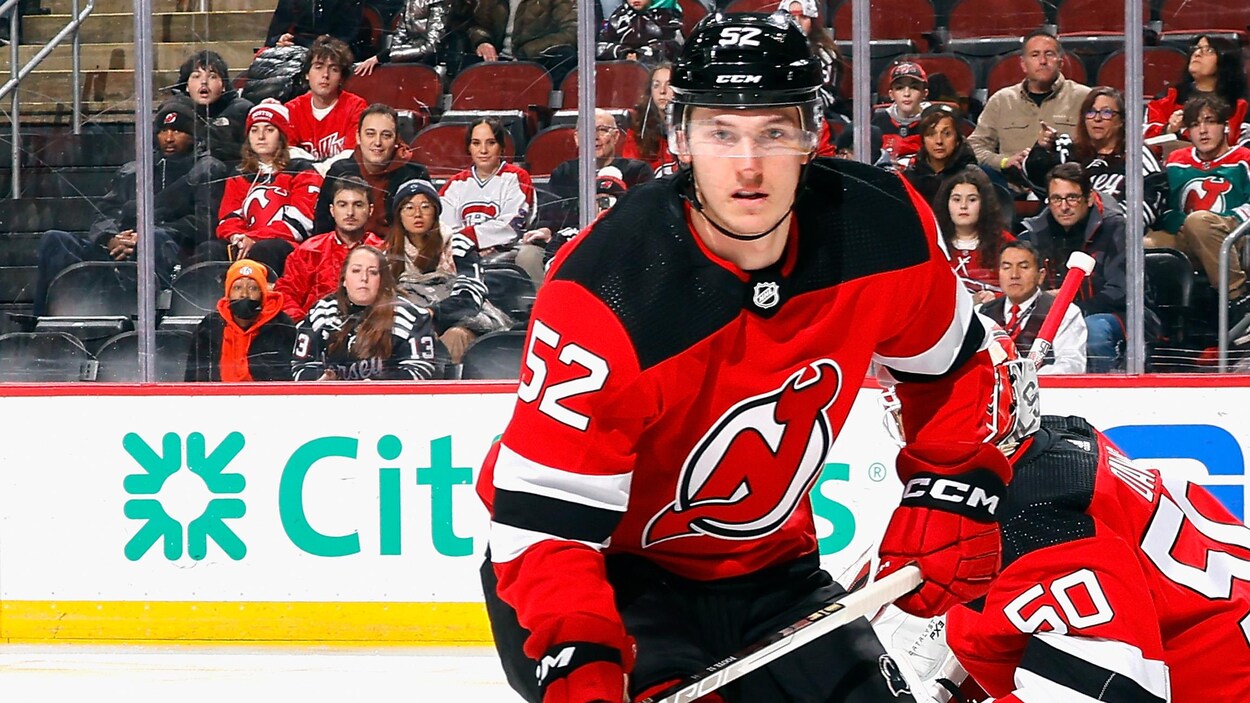 Cal Foote, l’un des joueurs d’ECJ acquittés, signe un contrat dans la ...