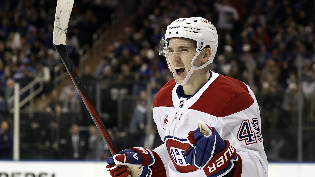 Lane Hutson finaliste au trophée Calder | Radio-Canada