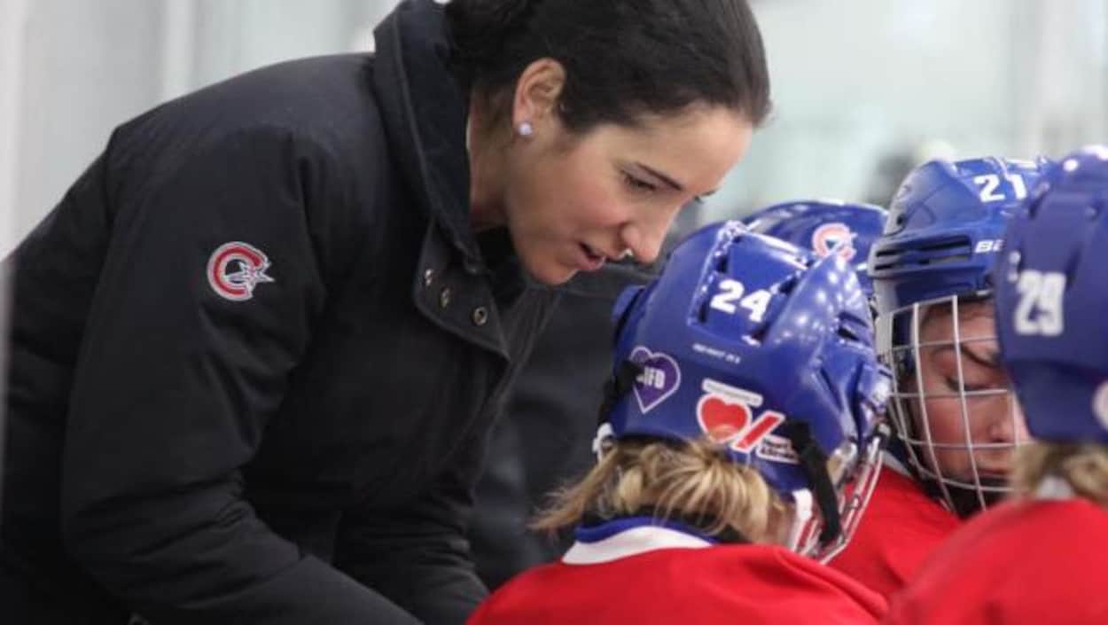 Caroline Ouellette et Danièle Sauvageau en duo derrière le banc des ...