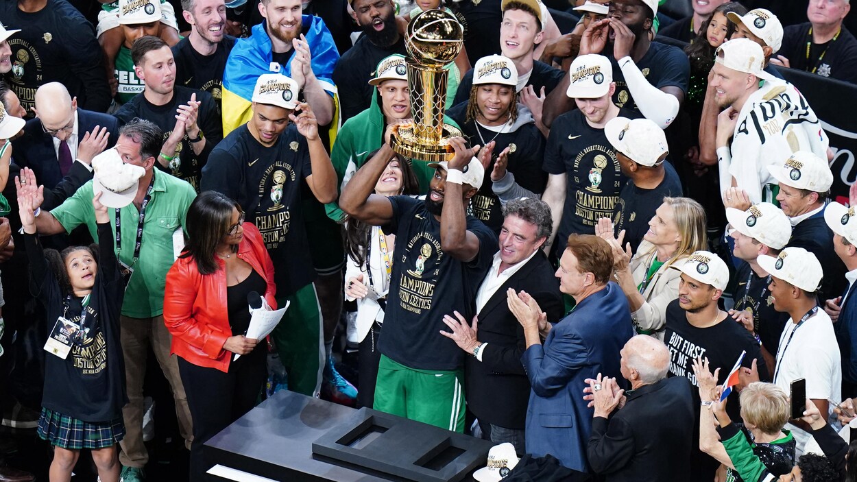 Les Celtics de Boston remportent un 18e titre, un record | Radio-Canada