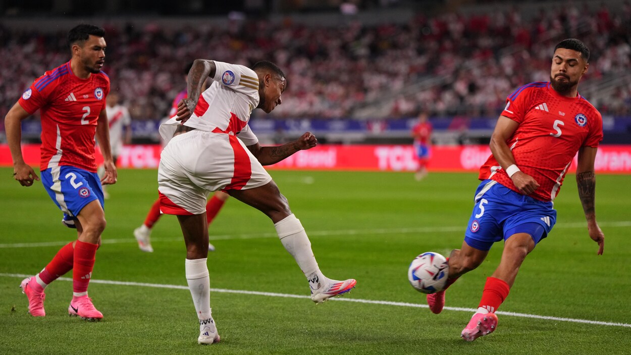 Le Chili et le Pérou se neutralisent à la Copa América | Radio-Canada