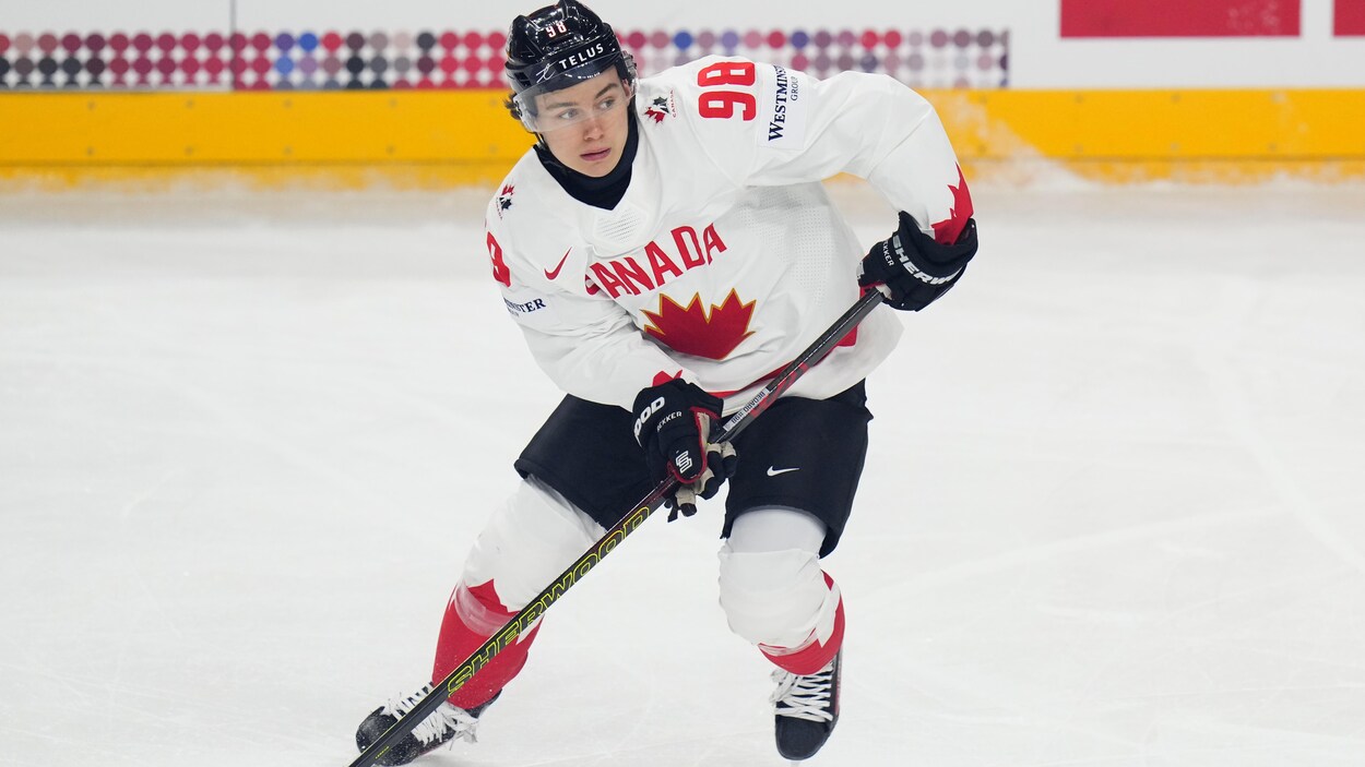 Connor Bedard s’éclate au mondial de hockey | Radio-Canada