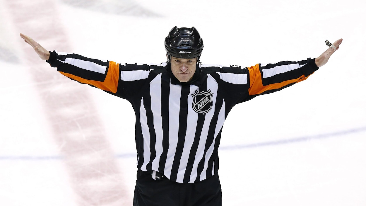 L’arbitre québécois Dave Jackson marque l’histoire, 1500 matchs plus ...
