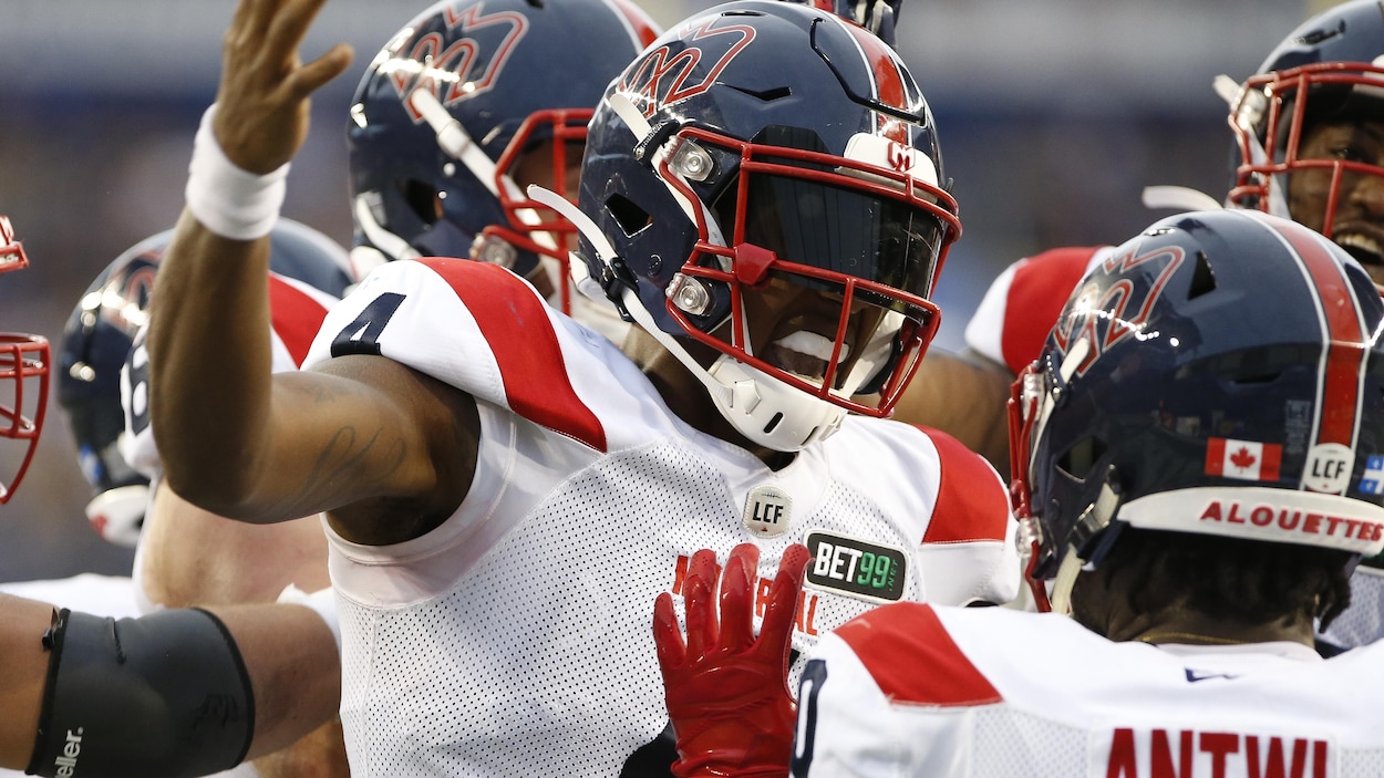 Le quart Dominique Davis de retour avec les Alouettes | Radio-Canada