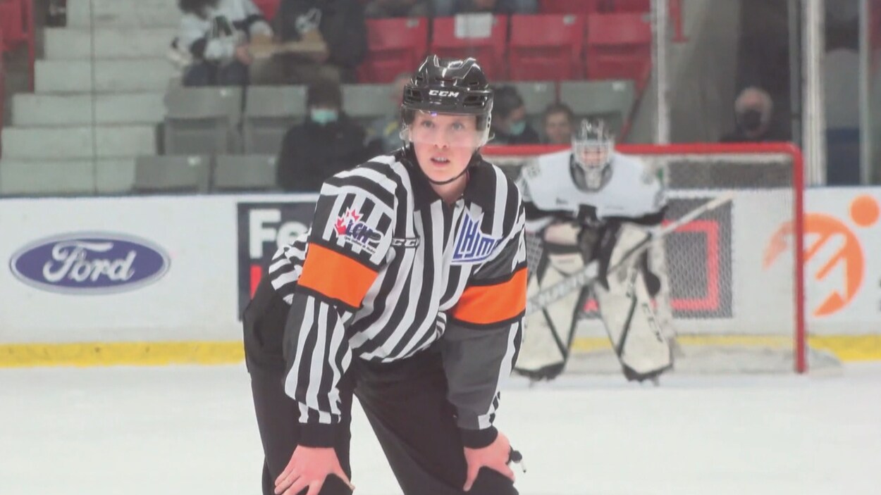 Un premier match dans la LHJMQ pour Élizabeth Mantha | Radio-Canada.ca