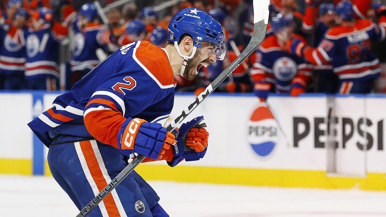 Victoire des Oilers, la série est égale 2-2 | Radio-Canada