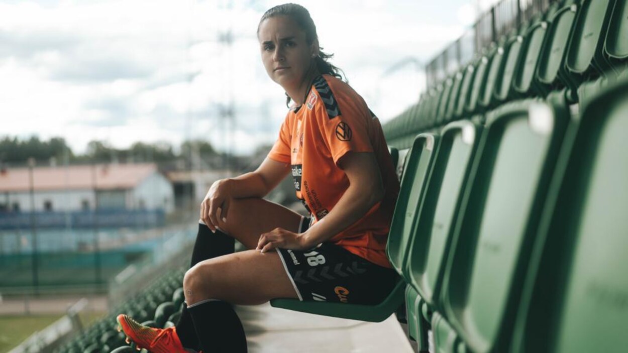 Phénoménale en Suède, Évelyne Viens attend l’appel du Canada | Radio ...