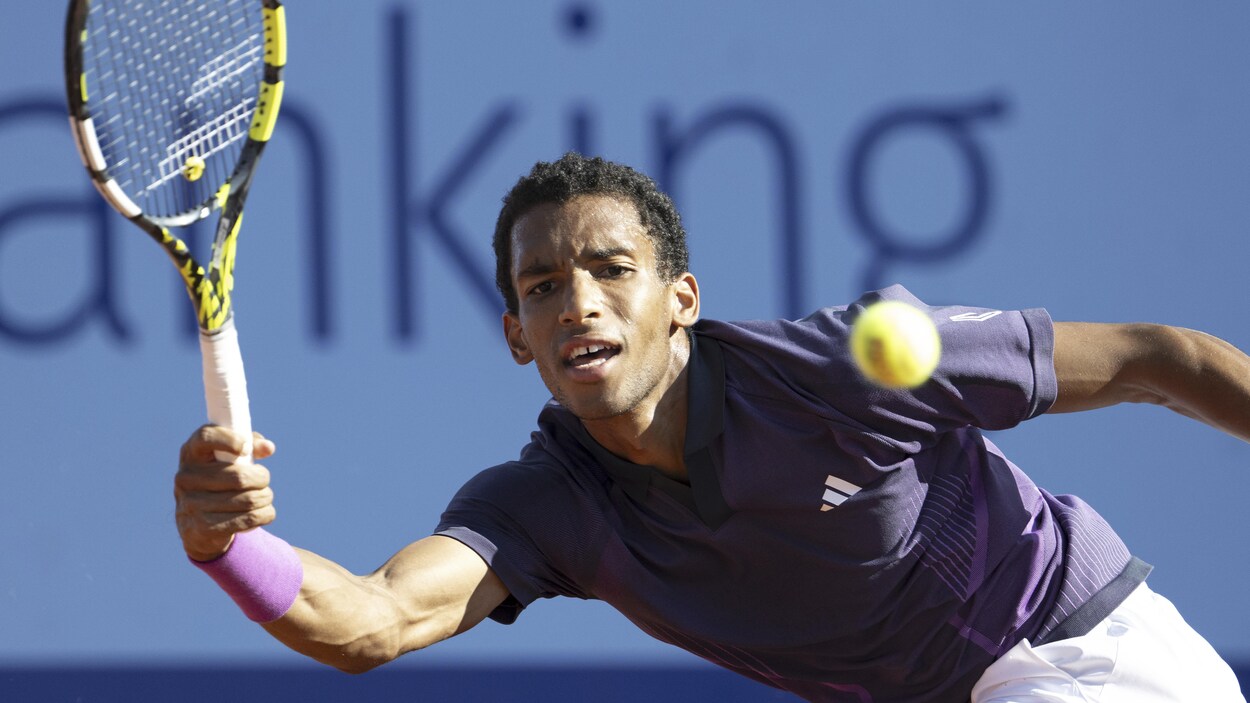 Auger-Aliassime et Shapovalov freinés au deuxième tour à Shanghai | Radio-Canada