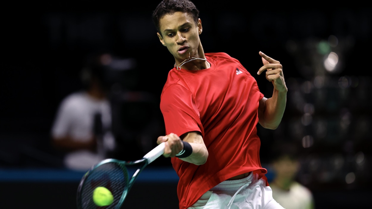 Gabriel Diallo accède au 2e tour à Hong Kong | Radio-Canada