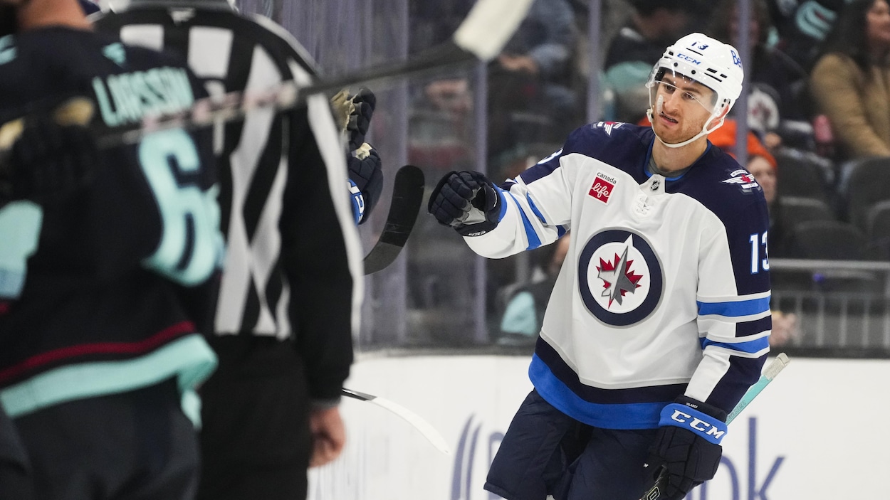 Gwen singer naked not only because she's a total knockout,