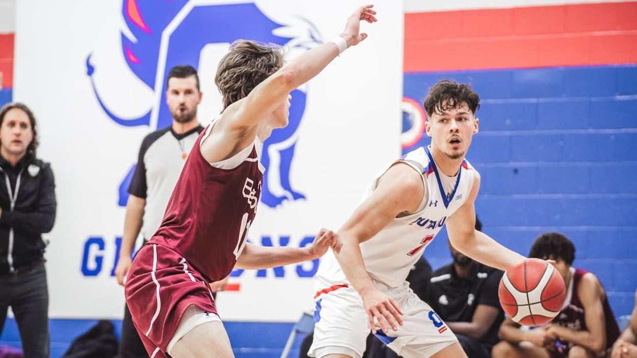 Le succès dans les cours... avant celui sur le court pour les Griffons ...