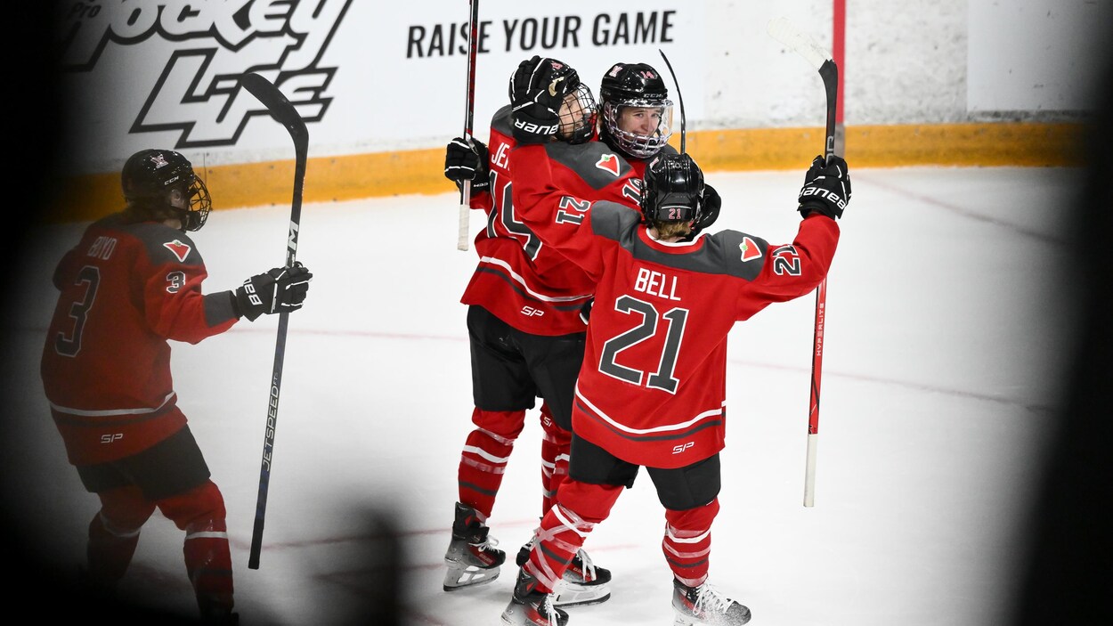 Premier chapitre de la bataille de l’Ontario de la LPHF | Radio-Canada