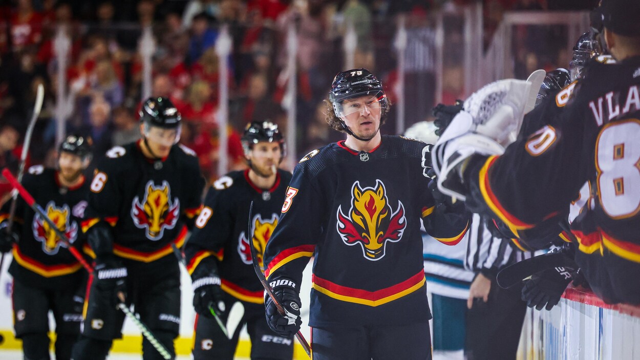 Tyler Toffoli marque deux buts et les Flames l’emportent 5-3 contre les ...
