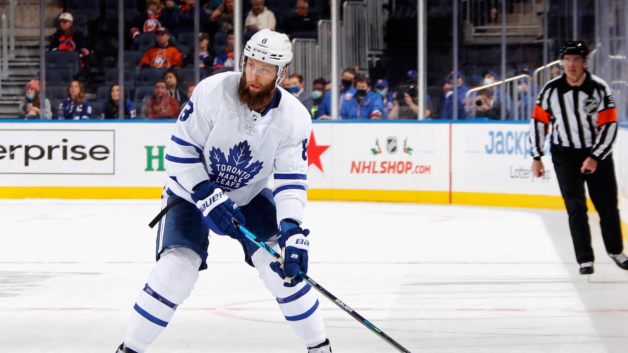 Jake Muzzin sera absent « au moins trois mois » | Radio-Canada.ca