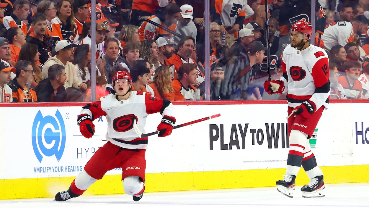 Les Hurricanes balaient les Flyers et passent en finale d’association ...