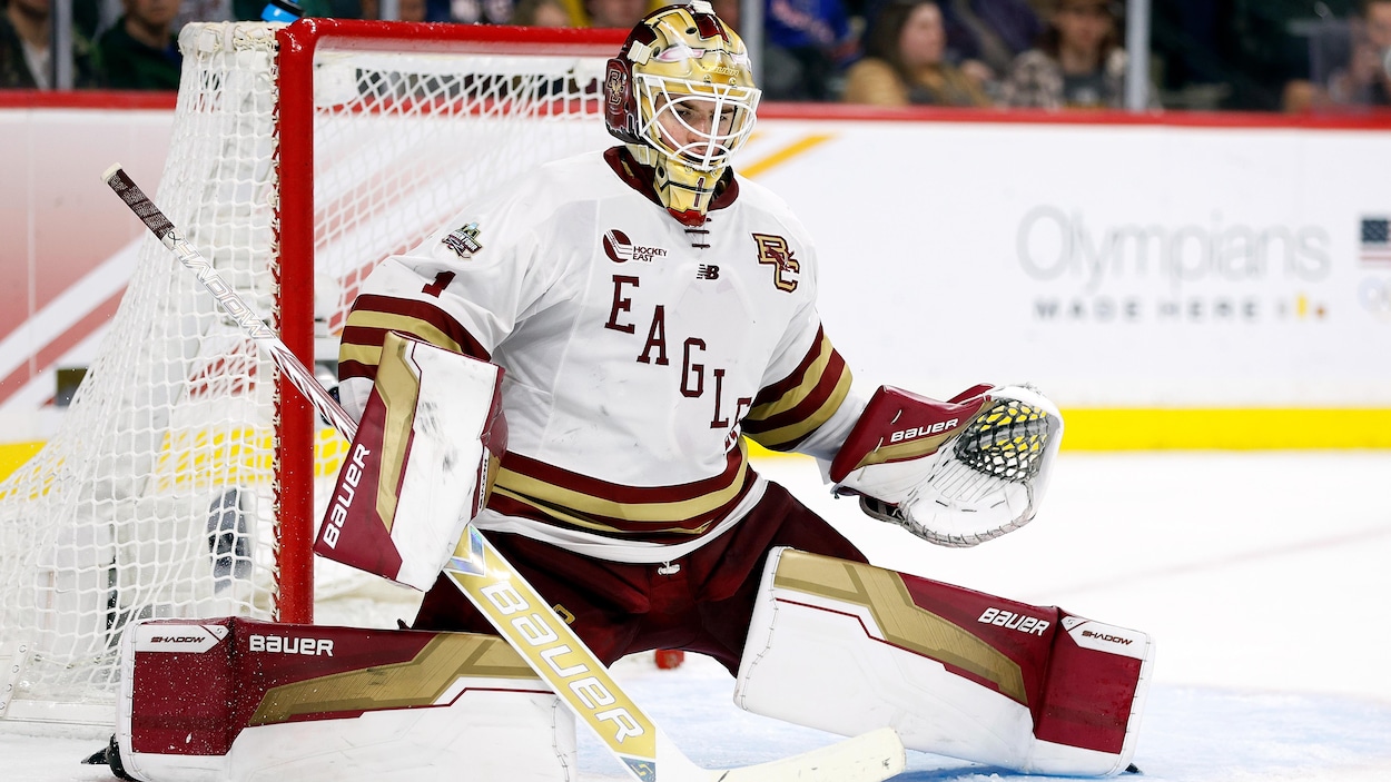 Jacob Fowler signe son contrat d’entrée avec le Canadien | Radio-Canada