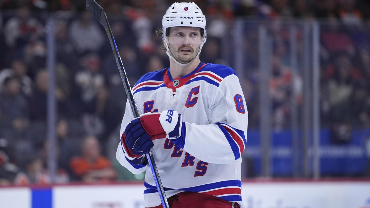 Après la tempête, Jacob Trouba espère tourner la page | Radio-Canada