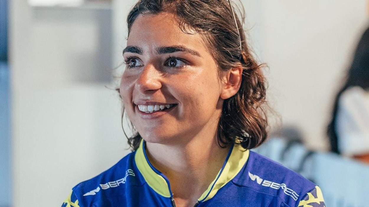 Jamie Chadwick travaillera en Indy NXT et en F1 en 2023 | Radio-Canada.ca