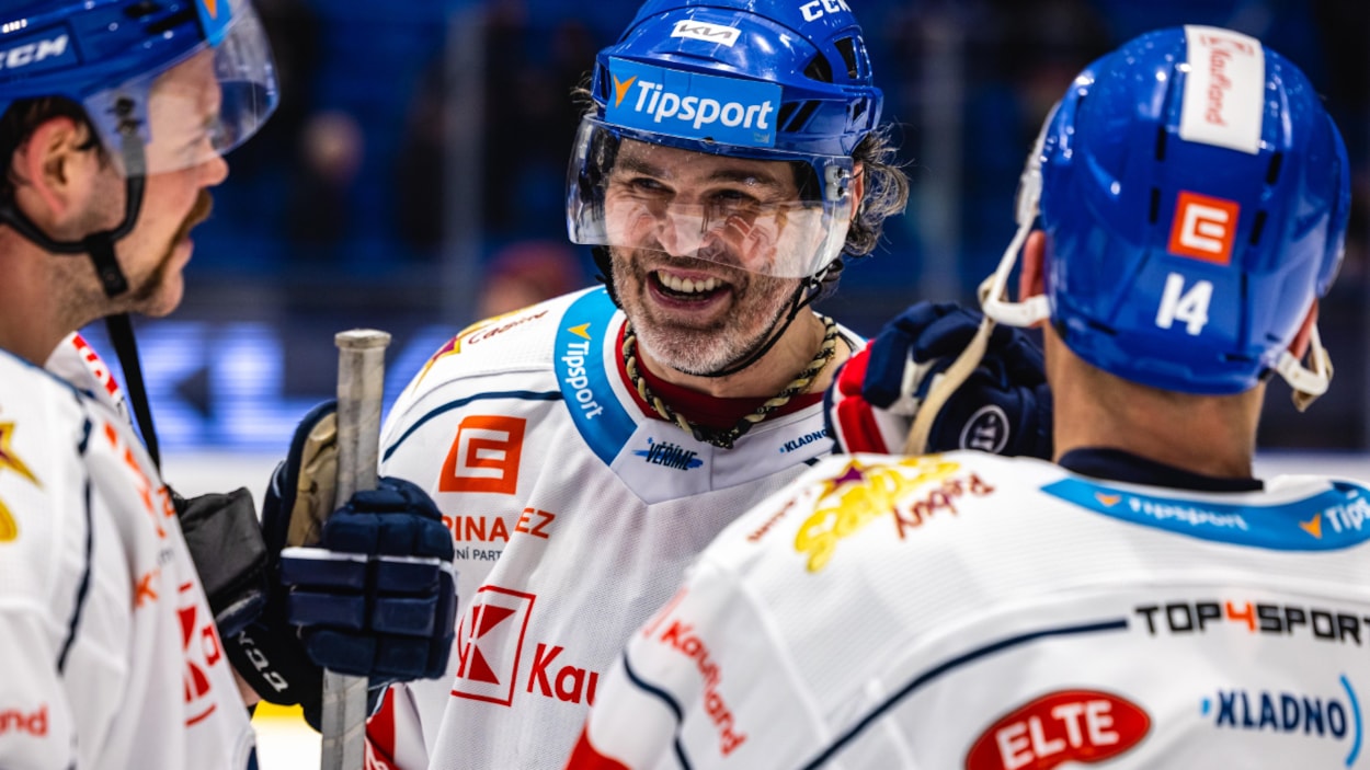 Jaromir Jagr établit un record avec le 1099e but de sa carrière | Radio ...
