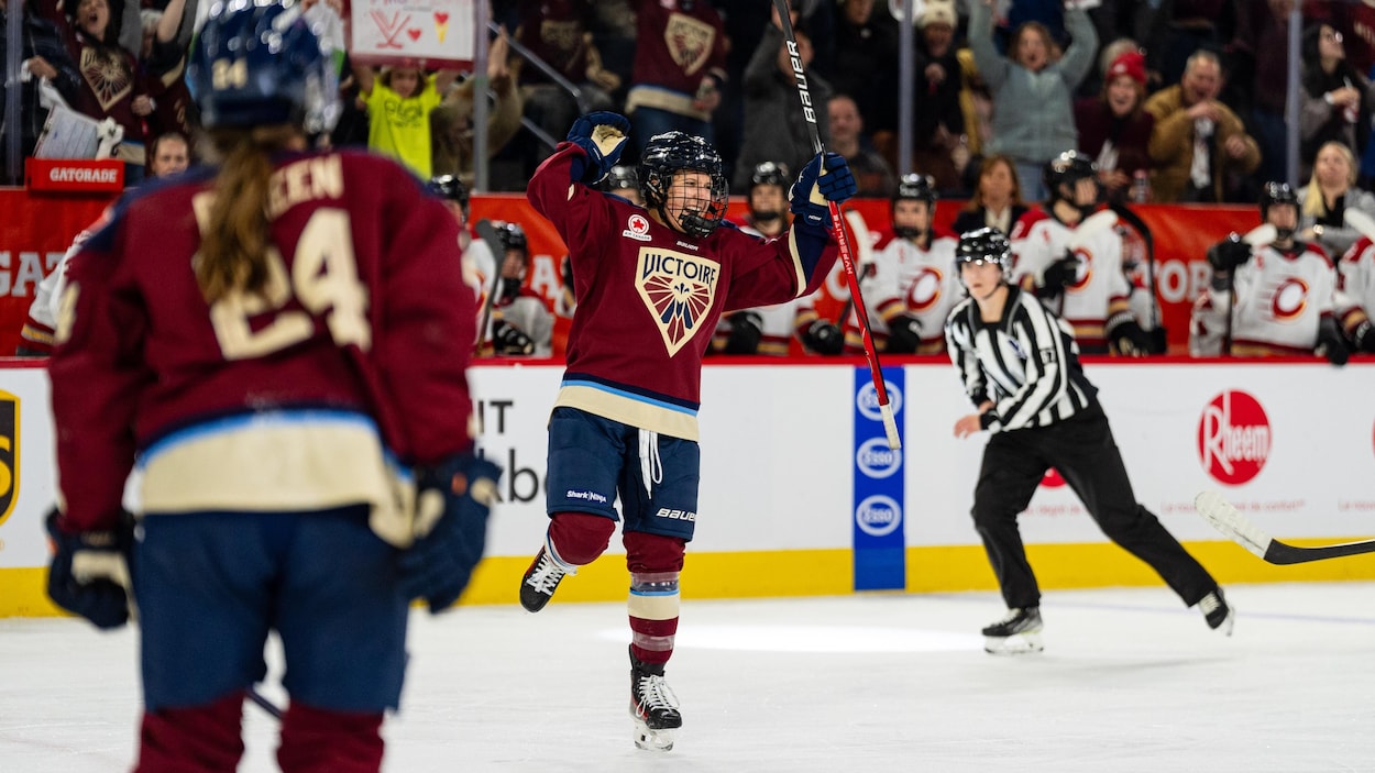 Le baptême réussi des recrues de la Victoire de Montréal | Radio-Canada