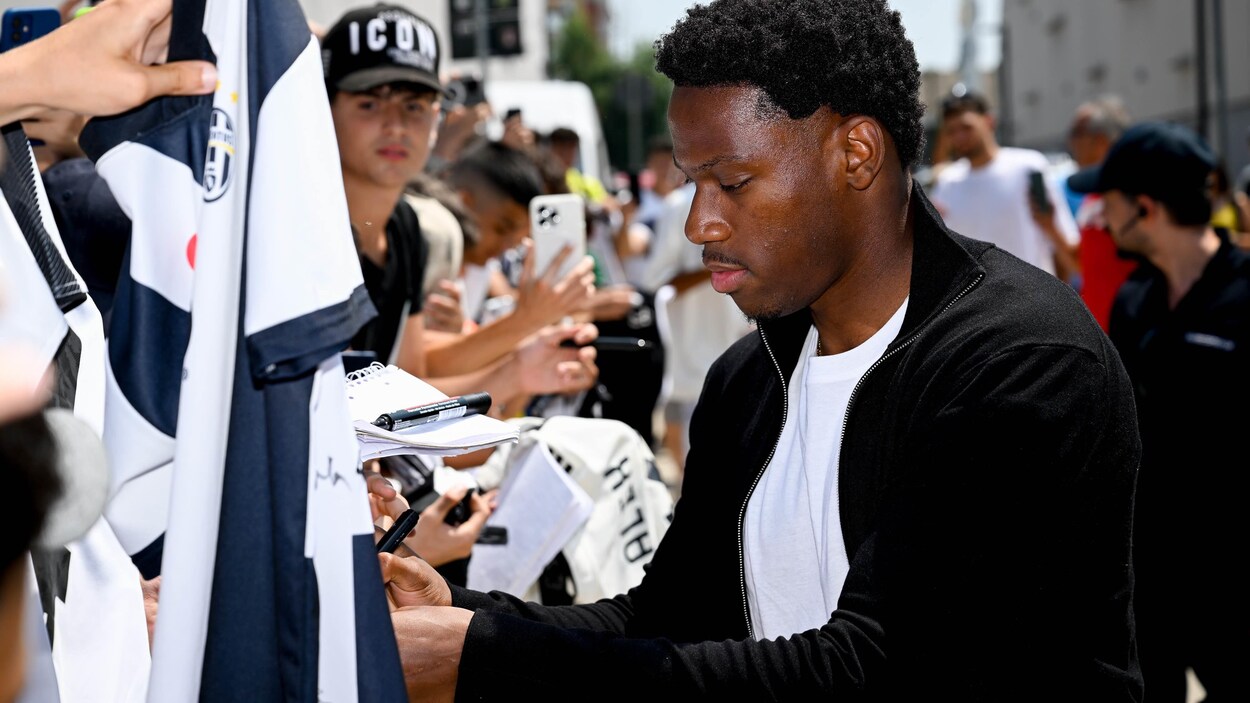 Jonathan David partage les ambitions de la Juventus | Radio-Canada
