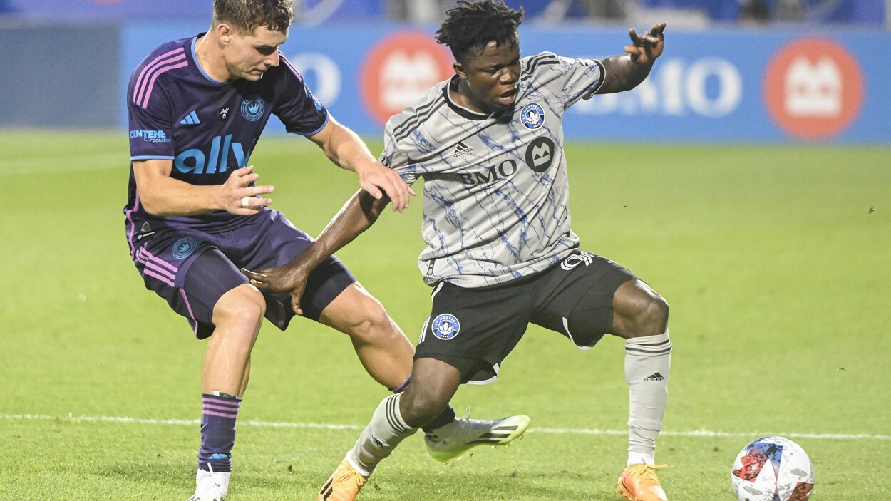 Kwadwo Opoku s’entend jusqu’en 2026 avec le CF Montréal | Radio-Canada