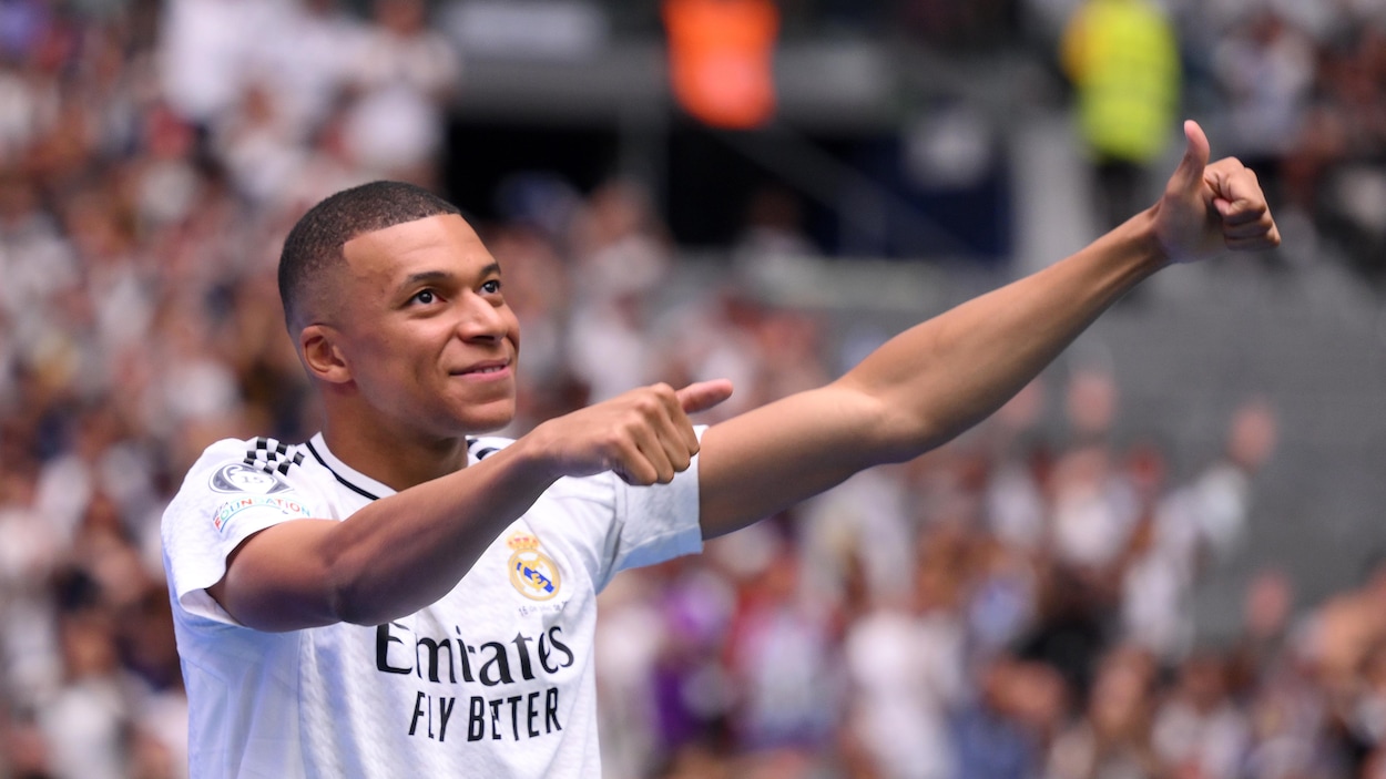 Mbappé est accueilli par les partisans du Real Madrid | Radio-Canada