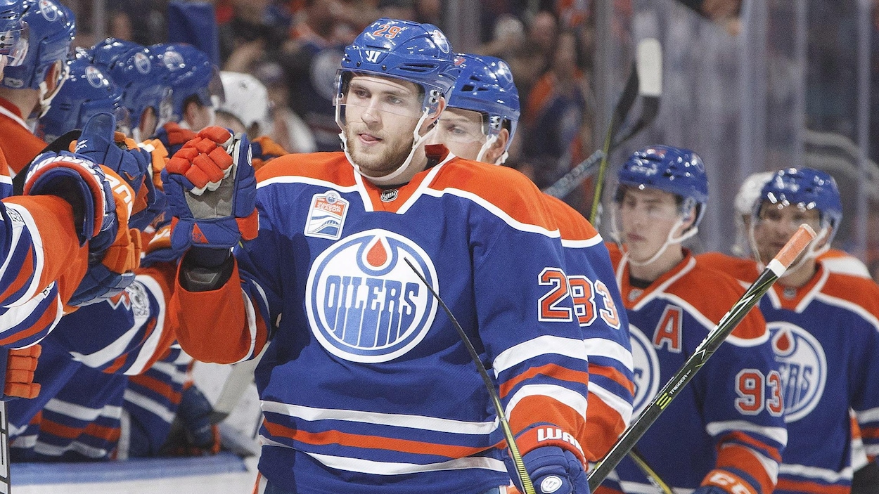 Huit ans de plus pour Draisaitl avec les Oilers | ICI Radio-Canada.ca