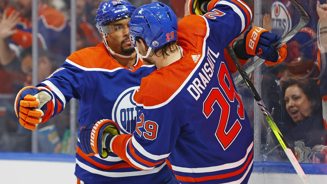 Les Oilers offrent une première victoire à leur nouvel entraîneur ...