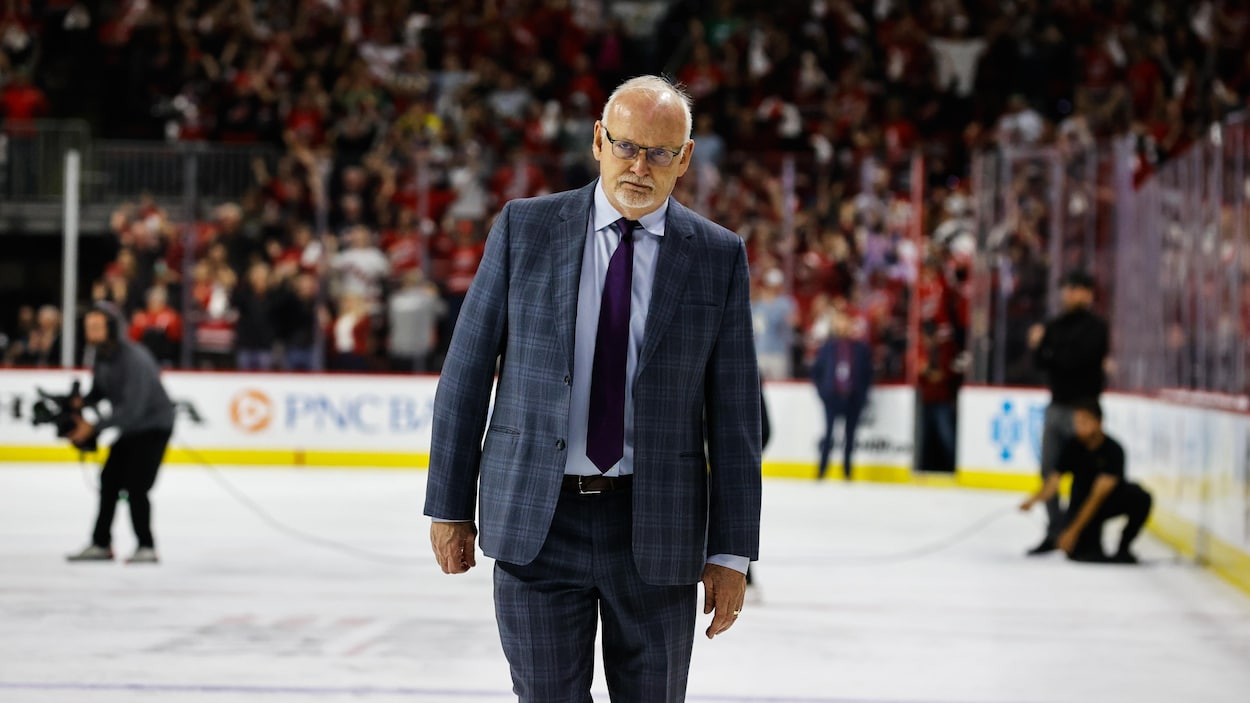 Lindy Ruff de retour derrière le banc à Buffalo | Radio-Canada