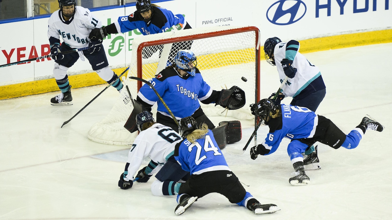 Premier match de la LPHF : New York c. Toronto | Radio-Canada