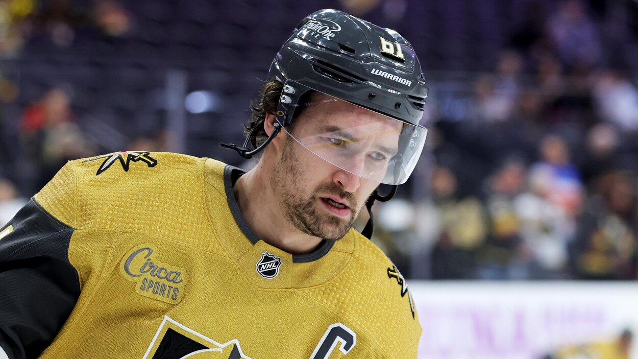 Mark Stone est opéré au dos une nouvelle fois | Radio-Canada