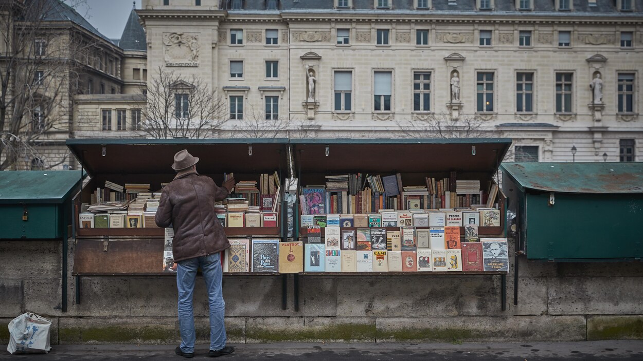 Paris 2024 : la révolte des bouquinistes parisiens | Radio-Canada