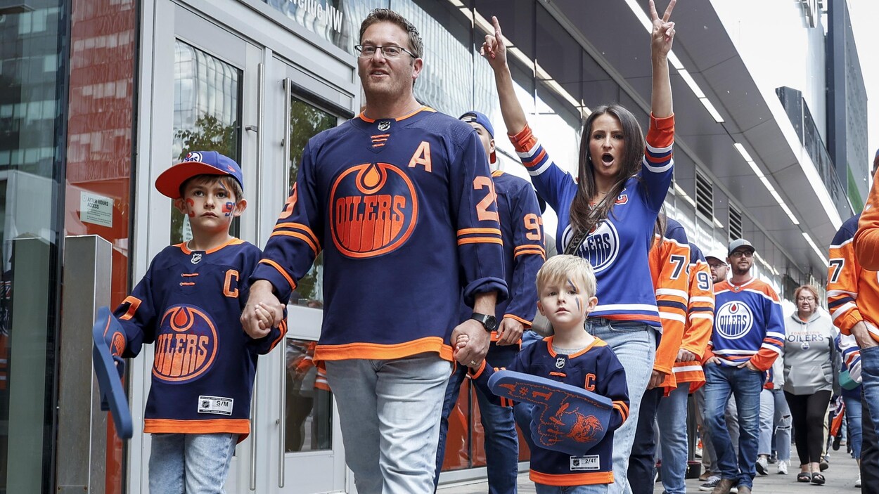 La présence des Oilers en finale enflamme leurs supporteurs | Radio-Canada