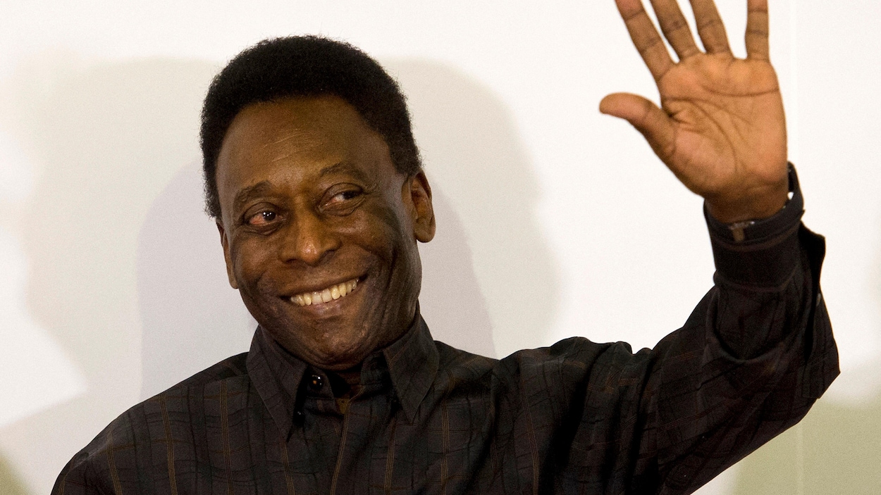 « Pelé, c’est inqualifiable » : le roi salué jusqu’en Estrie | Radio ...
