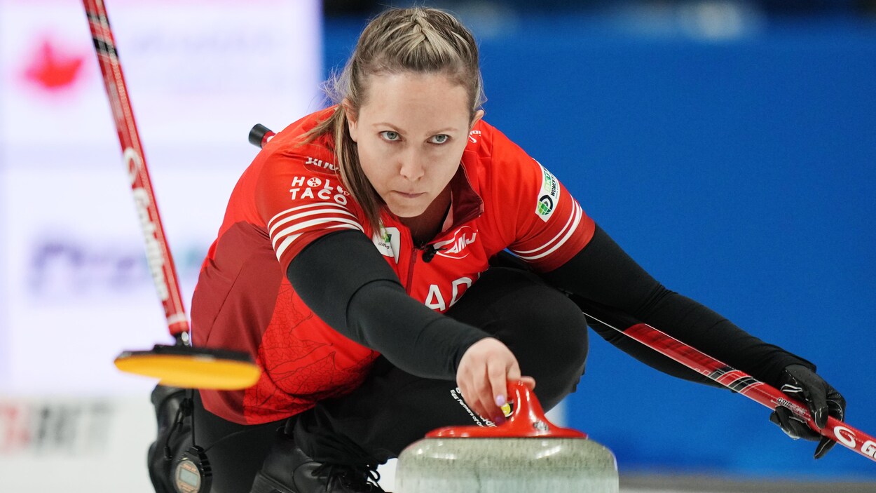 Rachel Homan demeure invaincue au mondial de curling | Radio-Canada