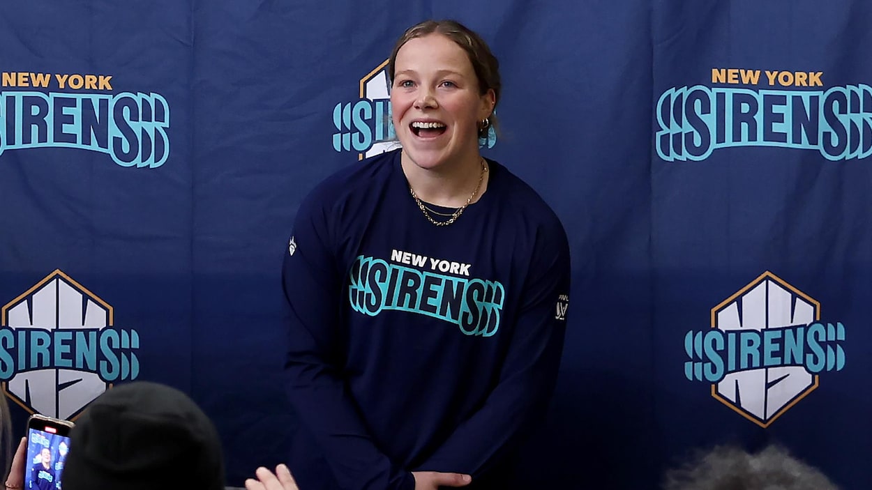 Un duel attendu entre Marie-Philip Poulin et Sarah Fillier | Radio-Canada